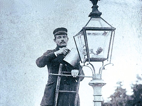 The lamplighter | Marty Murray | Too Much Brudders blog